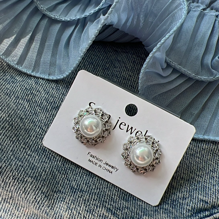 Etta pearl studs – Shoppers Point India